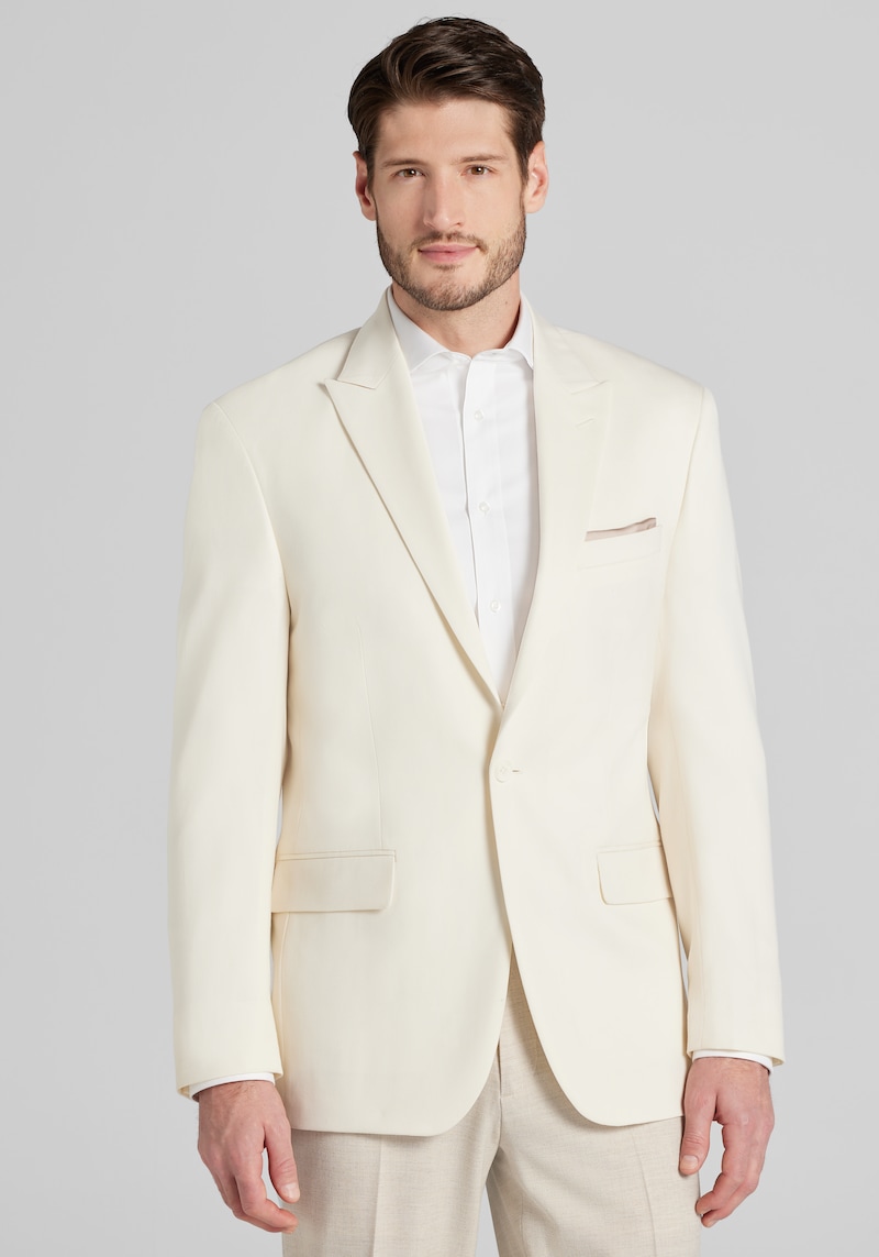Click here for Mens Jos. A. Bank Tailored Fit Peak Lapel Dinner J... prices