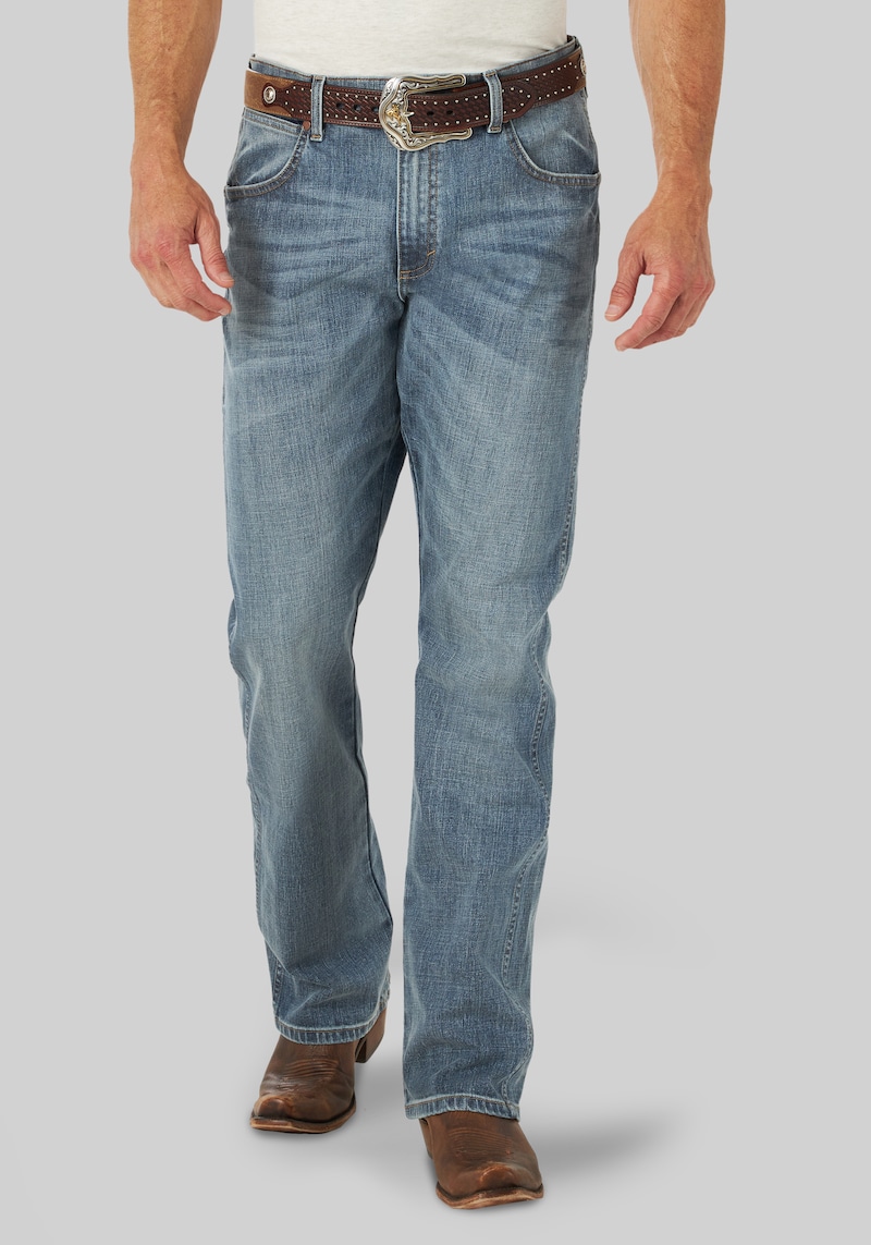 Click here for Mens Wrangler Retro Greeley Relaxed Fit Bootcut Je... prices